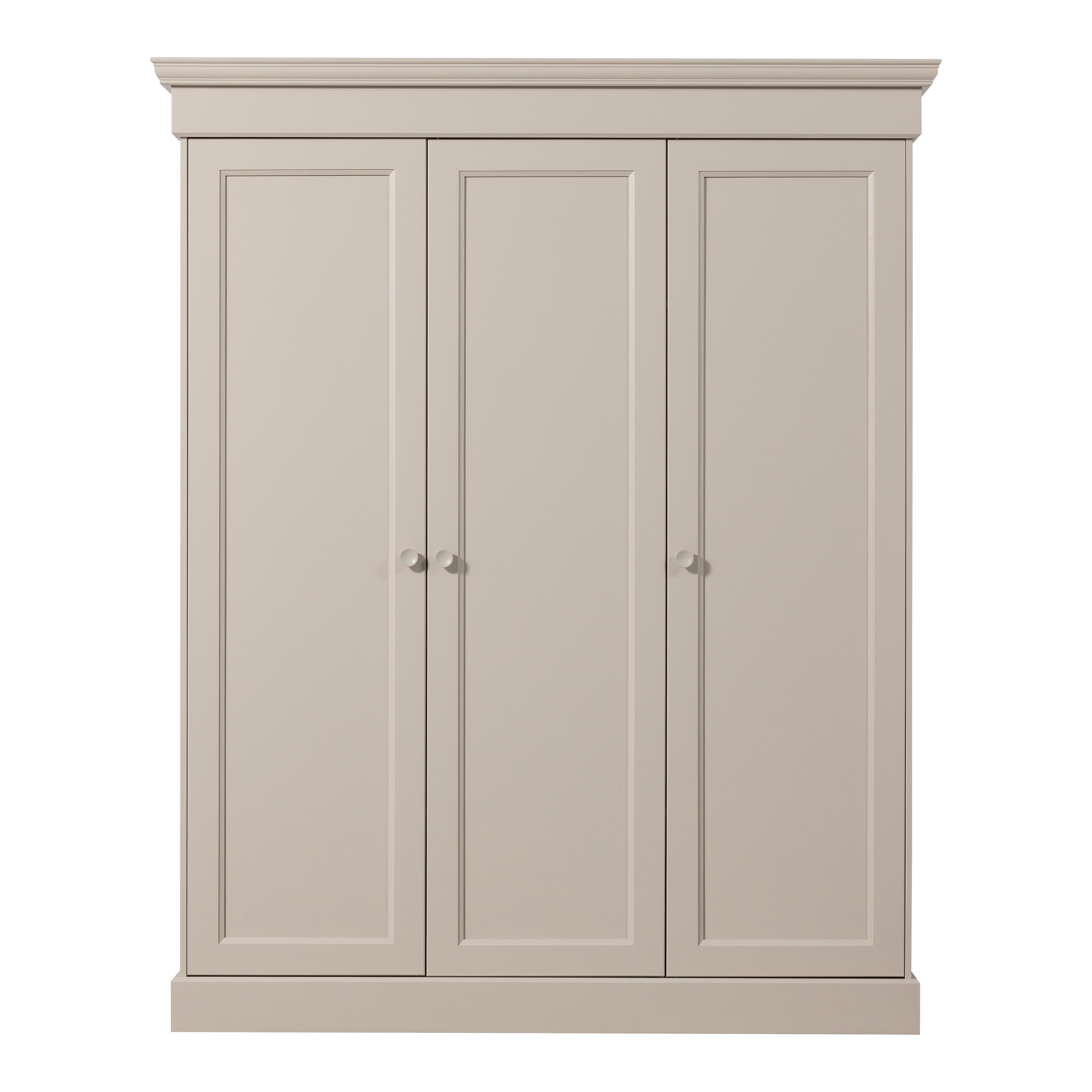 Spacious wardrobes | Organize your style with ease